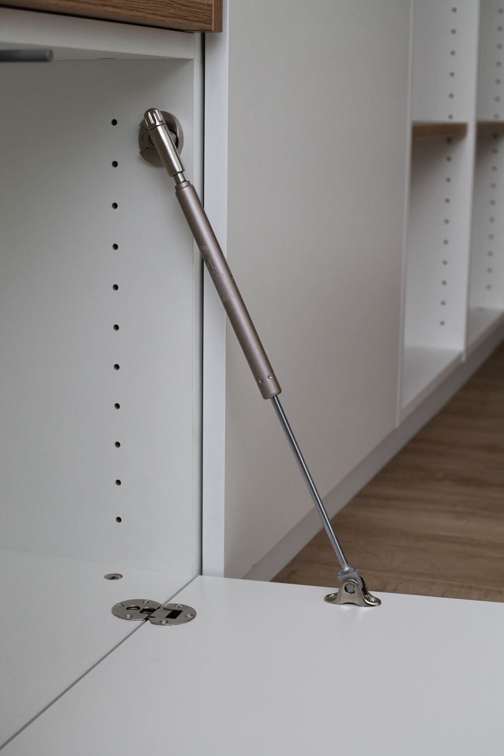 Klappe unten - Meine Möbelmanufaktur